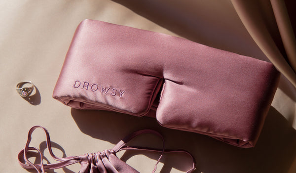 Choosing the perfect night mask with eyelash extensions