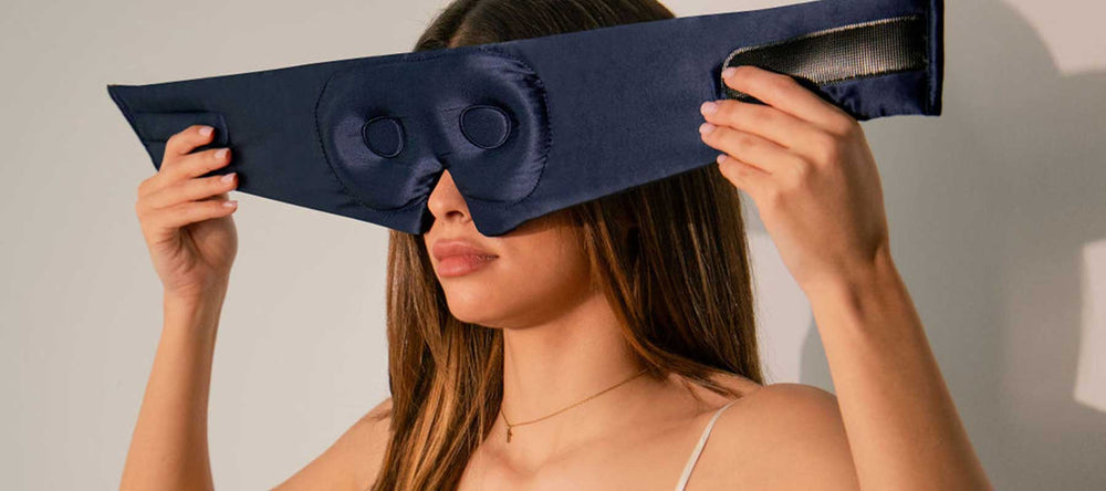 Midnight Blue Eyelash-Protecting Contoured Silk Sleep Mask